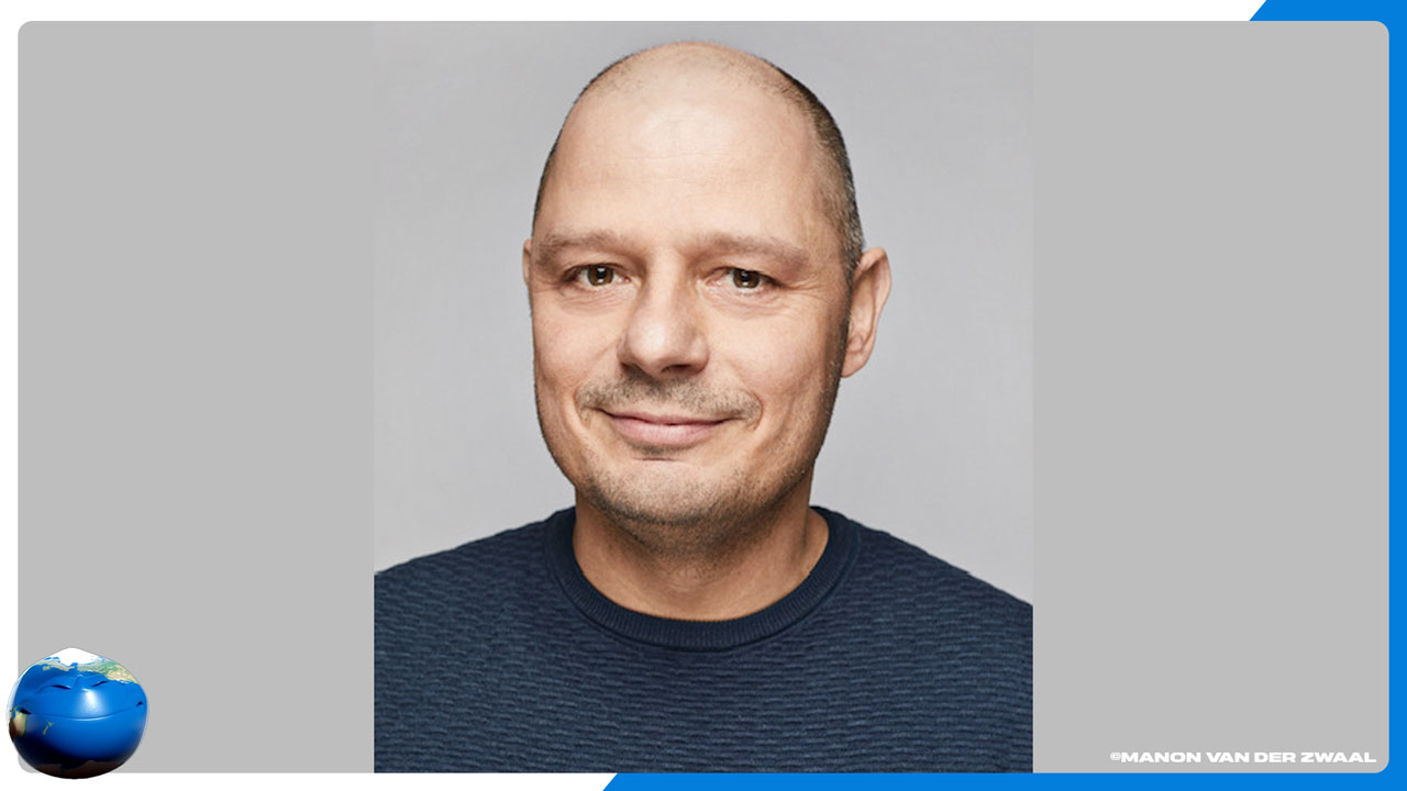 Bas Hoeflaak te gast in Dit Was Het Nieuws | AVROTROS