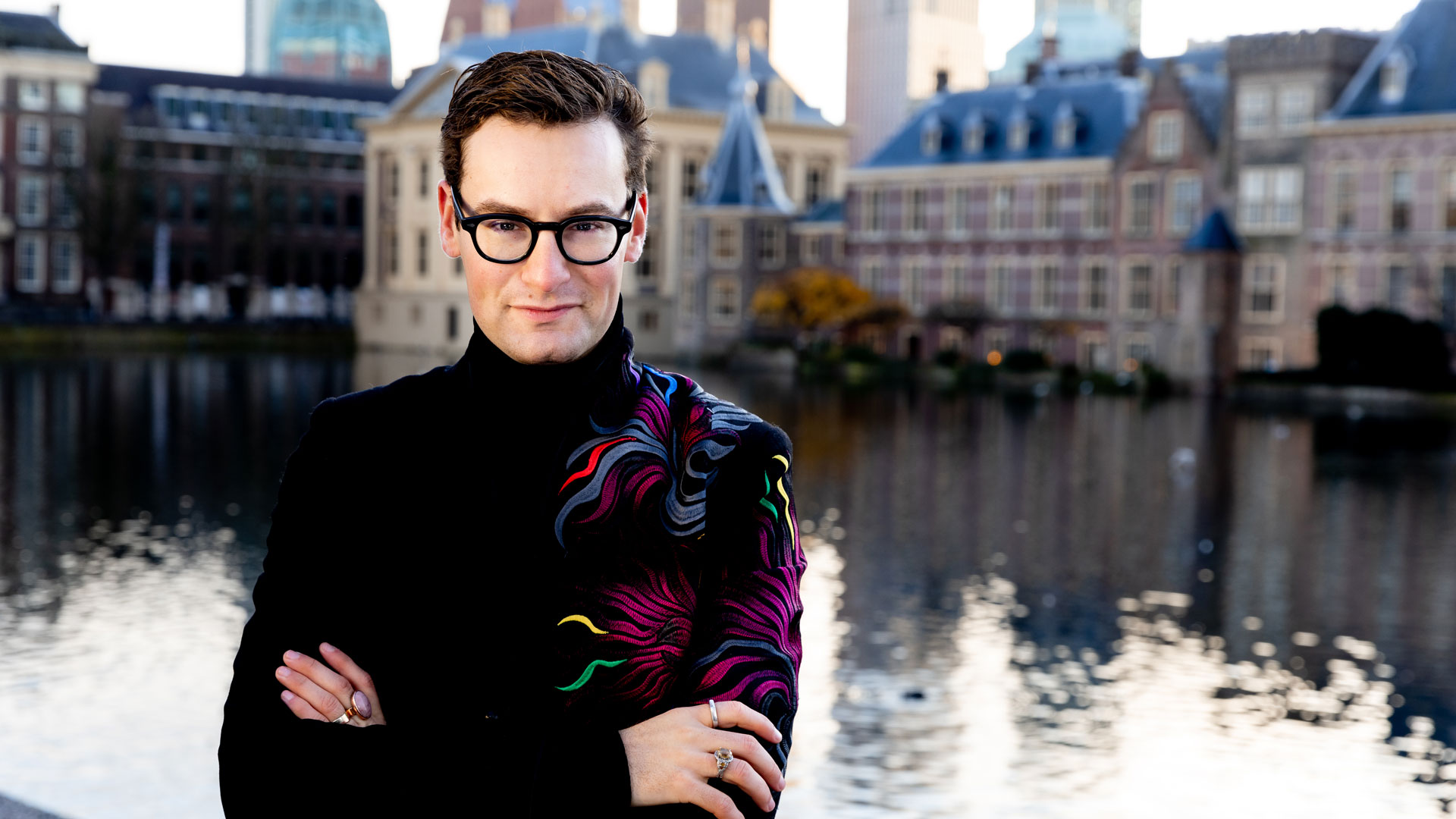 Traumaverwerking en afpellen op het Binnenhof in de nieuwste column van ...