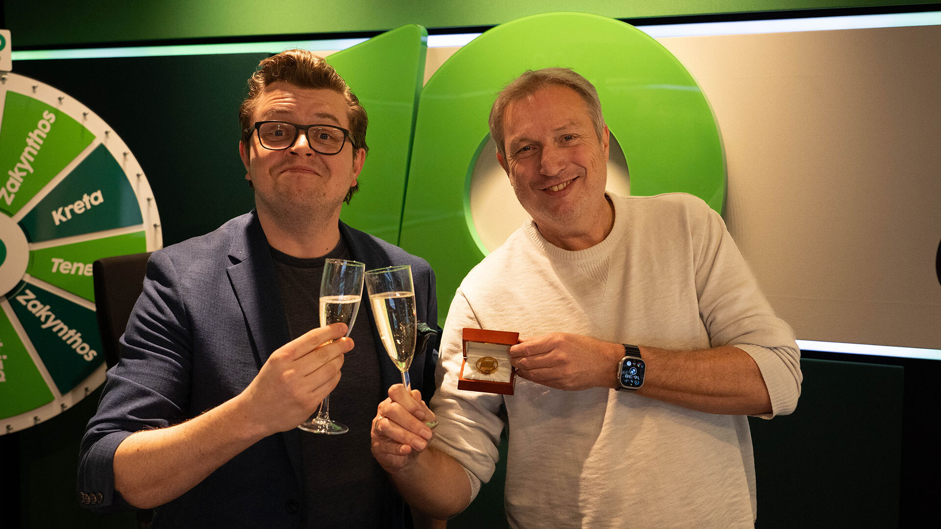 Stembussen radioring zijn geopend | AVROTROS